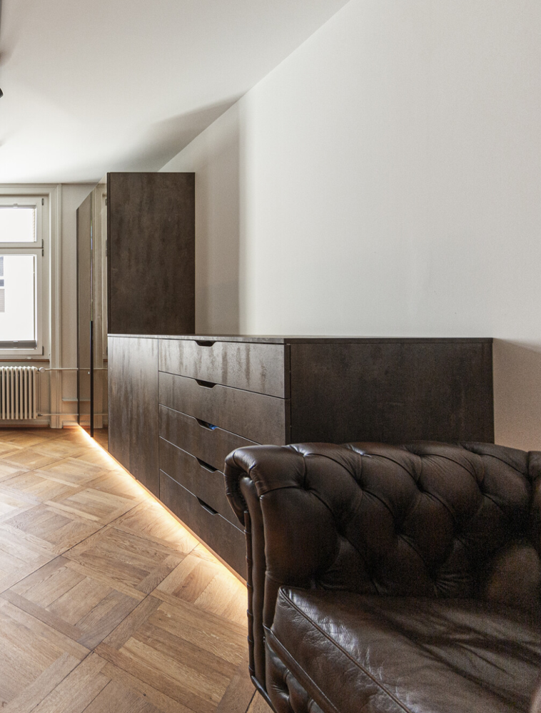 Alpnach Norm : Highboard - Klassiker ist das hohe Sideboard